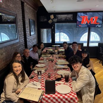 GRIMALDI’S PIZZERIA - Updated September 2024 - 3194 Photos & 5044 ...