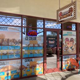 DESERT DONUTS - Updated July 2025 - 440 Photos & 490 Reviews - 3134 W ...