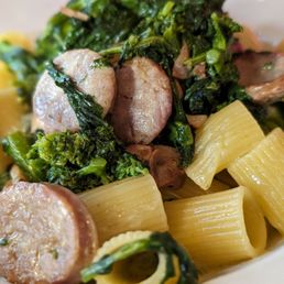 MODERN ON THE RAILS - Updated October 2025 - 248 Photos & 310 Reviews - 1 Station Plz ...