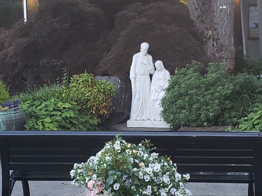 HOLY FAMILY CATHOLIC CHURCH - Updated December 2025 - 20 Photos - 7045 ...