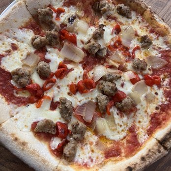 GUSTO PIZZERIA - Updated December 2025 - 68 Photos & 39 Reviews - 2205 ...