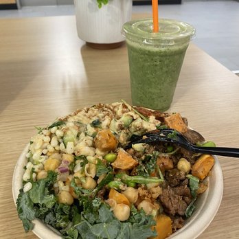 CURRITO - Updated December 2025 - 56 Photos & 71 Reviews - 111 E 5th St ...