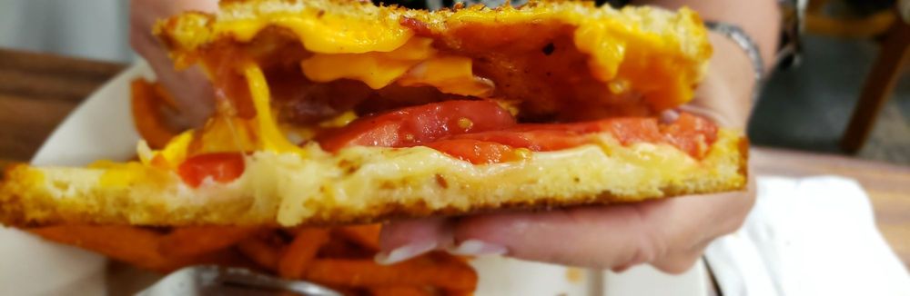 Q CAFE - 85 Photos & 87 Reviews - 122 N Broad St, Thomasville, Georgia ...