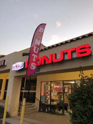 GET’N GO DONUTS - 103 Photos & 123 Reviews - 6986 El Camino Real ...