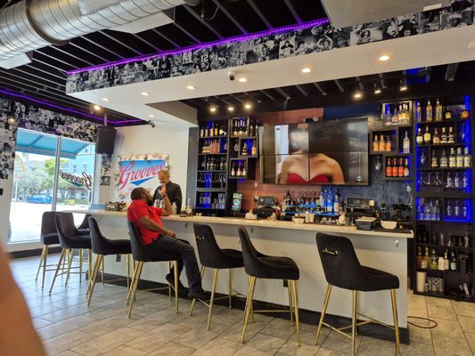 GROOVES KITCHEN AND DAIQUIRIS - Updated October 2025 - 45 Photos & 24 ...