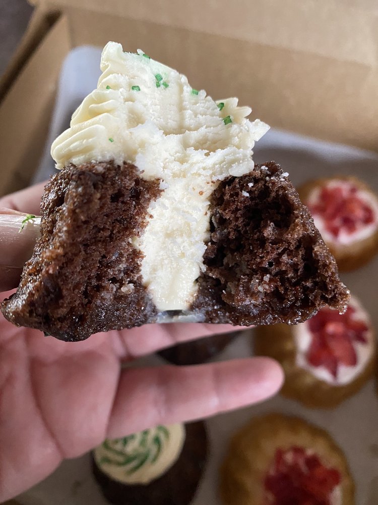 UNCOMMON CAKES - Updated July 2025 - Reno, Nevada - Desserts - Phone ...