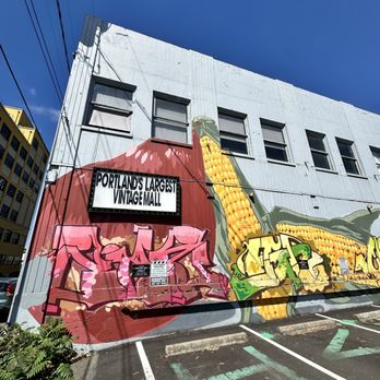 MEMORY DEN ANTIQUE MALL - Updated December 2025 - 277 Photos & 62 ...