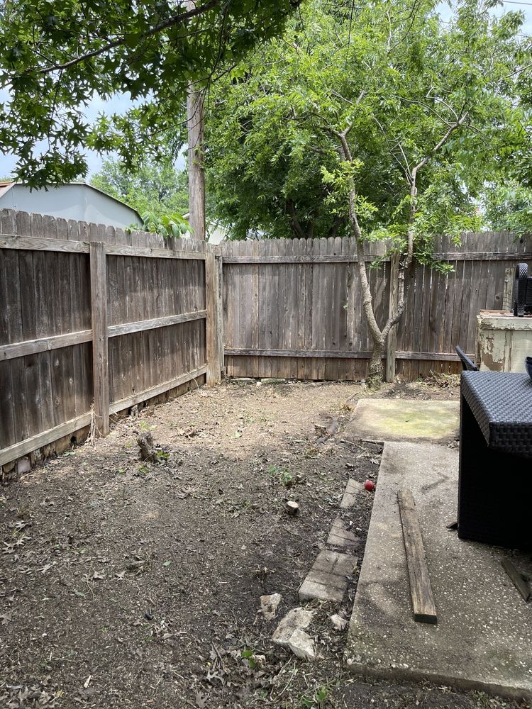 HOUSE GUY - Updated December 2024 - 10 Photos - Bertram, Texas - Lawn ...