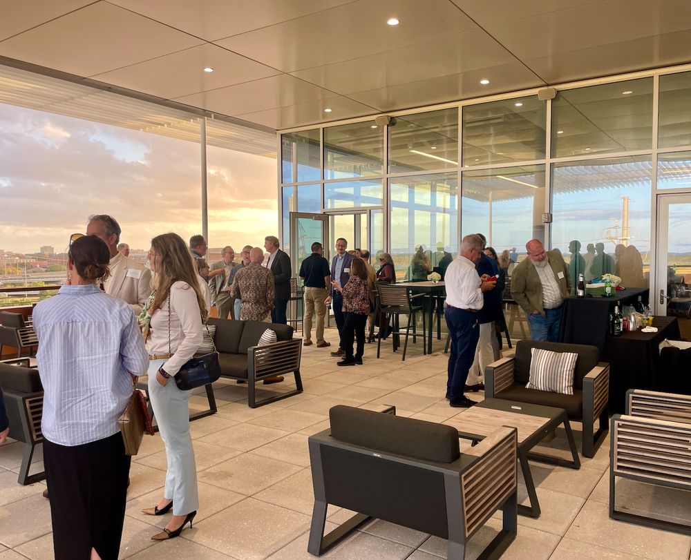 CHARLESTON TECH CENTER - Updated April 2025 - 10 Photos - 997 Morrison ...