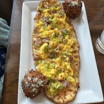 PUB 235 - Updated October 2025 - 193 Photos & 247 Reviews - 235 N Ave ...