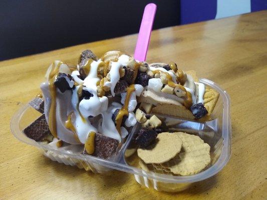 YETI FROZEN YOGURT & CAFE - Updated November 2024 - 46 Photos & 57 ...