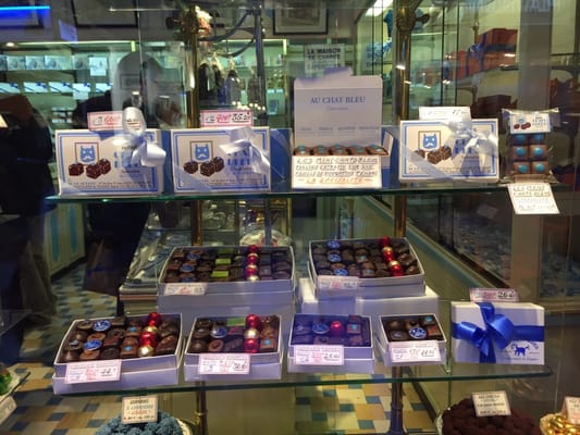 CHAT BLEU AU - Updated November 2024 - 10 Photos & 13 Reviews - 47 Bis ...