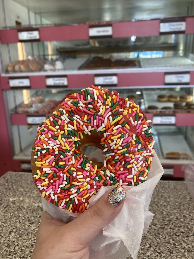 FRIENDLY DONUTS - Updated May 2025 - 28 Photos & 27 Reviews - 2301 ...