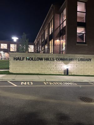 HALF HOLLOW HILLS COMMUNITY LIBRARY - Updated December 2025 - 55 ...
