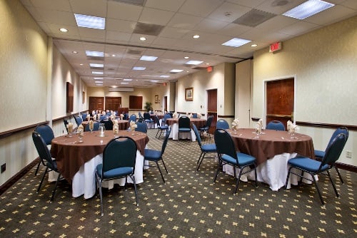 HOLIDAY INN AUGUSTA-GORDON HWY - Updated December 2025 - 23 Photos & 20 ...