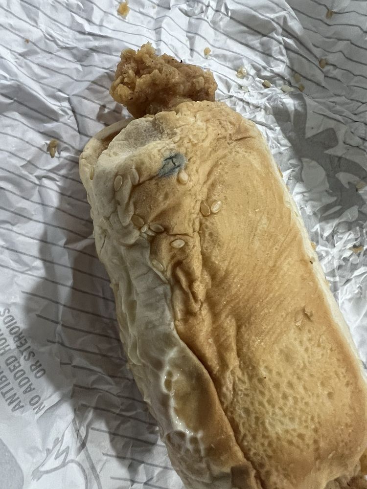 KFC - Updated October 2025 - 31 Reviews - 767 Airport Rd, Warwick ...