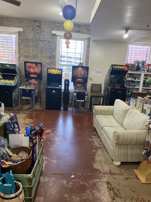 PLAY ON THE STRAND - 47 Photos & 27 Reviews - 2119 Strand St, Galveston ...