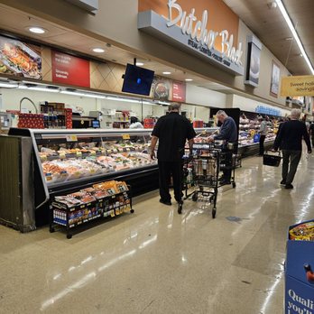 VONS - Updated December 2025 - 214 Photos & 242 Reviews - 301 N Pass ...