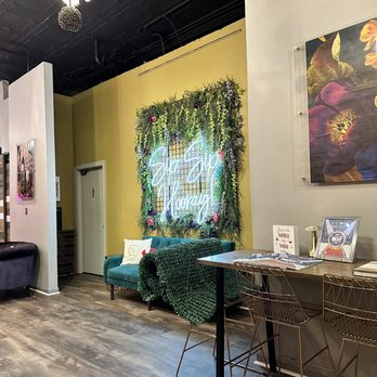 THE SIP ROOM - Updated December 2025 - 68 Photos & 20 Reviews - 106 Hay ...