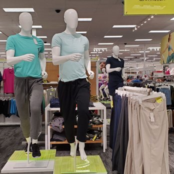 TARGET - Updated September 2025 - 121 Photos & 132 Reviews - 9401 NE ...
