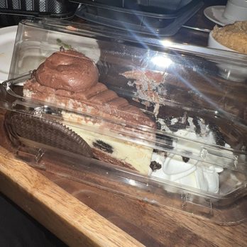 THE CHEESECAKE FACTORY - Updated August 2025 - 864 Photos & 899 Reviews ...