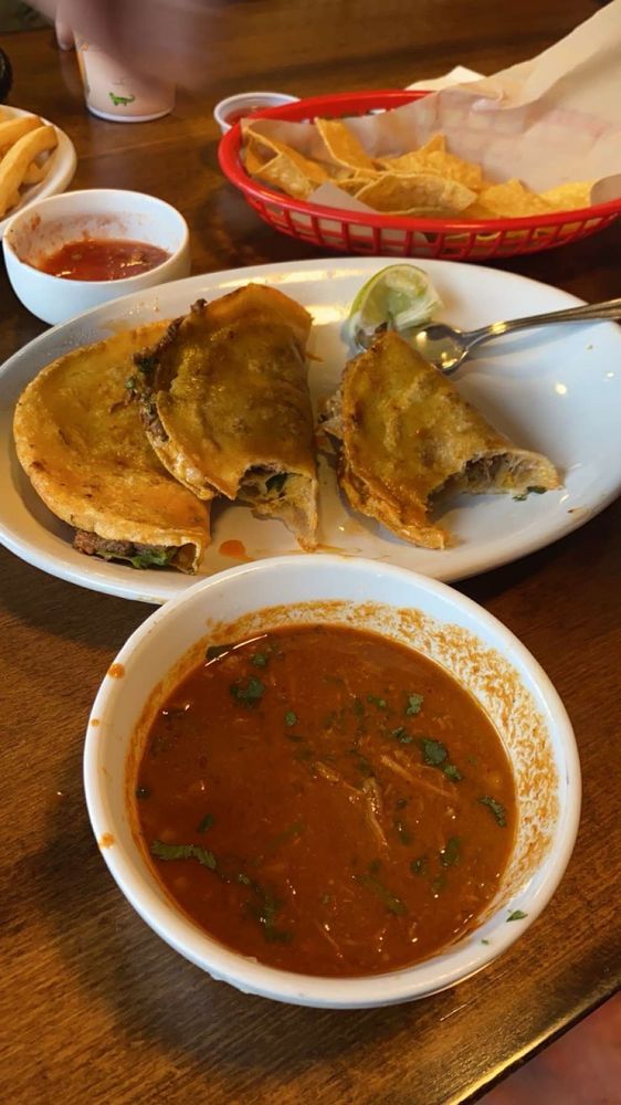 VIC’S MEXICAN FOOD & BAR - Updated October 2025 - 10 Photos - 707 ...