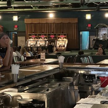 THE UPPER CRUST - Updated July 2025 - 261 Photos & 268 Reviews - 19 ...