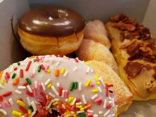 BETTER BE DONUTS & CAFE - 132 Photos & 79 Reviews - Donuts - 1015 E ...