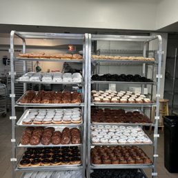 BEACON DOUGHNUTS - Updated November 2025 - 588 Photos & 274 Reviews ...