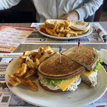 OREGON DINER - Updated June 2025 - 160 Photos & 254 Reviews - 302 W ...