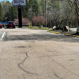 INDUSTRIAL TAPHOUSE WEST - Updated July 2025 - 36 Photos & 39 Reviews ...