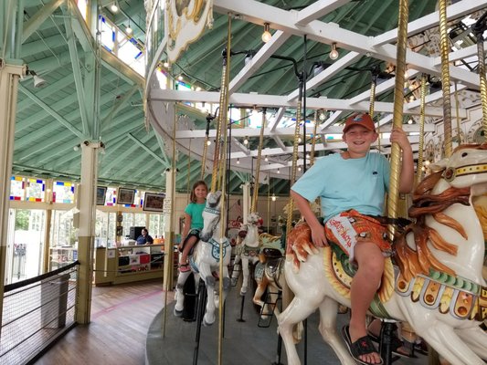 CRESCENT PARK LOOFF CAROUSEL - Updated June 2025 - 53 Photos & 24 ...