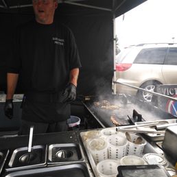 VICTORY DOGS - Updated July 2025 - 52 Photos & 92 Reviews - 1330 ...