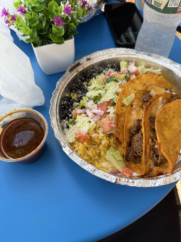 BORDERLINE TAKEOUT - Updated July 2025 - 2 Main Rd, Tiverton, Rhode ...