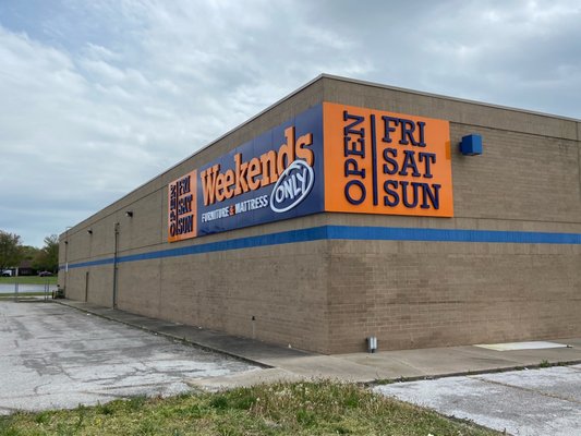 WEEKENDS ONLY FURNITURE & MATTRESS - Updated January 2026 - 19 Photos ...