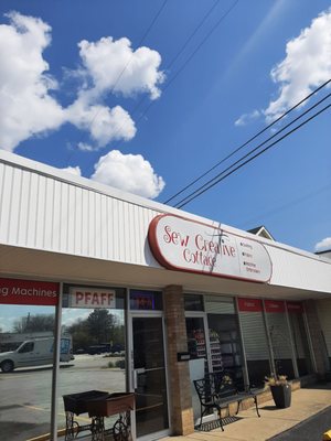 SEW CREATIVE COTTAGE - Updated December 2025 - 22550 Lorain Rd ...