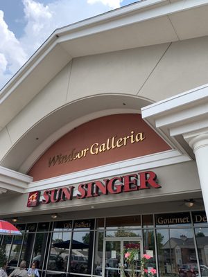 SUN SINGER WINE AND SPIRITS - 98 Photos & 176 Reviews - 1115 W Windsor ...