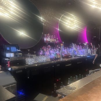 THE LOBBY COCKTAIL LOUNGE & KITCHEN - Updated April 2025 - 908 Photos ...
