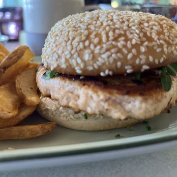 MAPLE RIDGE GROCER - Updated July 2025 - 209 Photos & 83 Reviews - 1818 ...