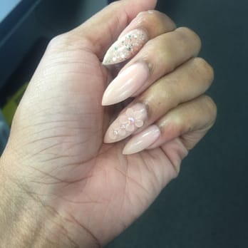 FAVIS NAIL SALON - 105 Photos & 46 Reviews - 1835 Springwells St ...