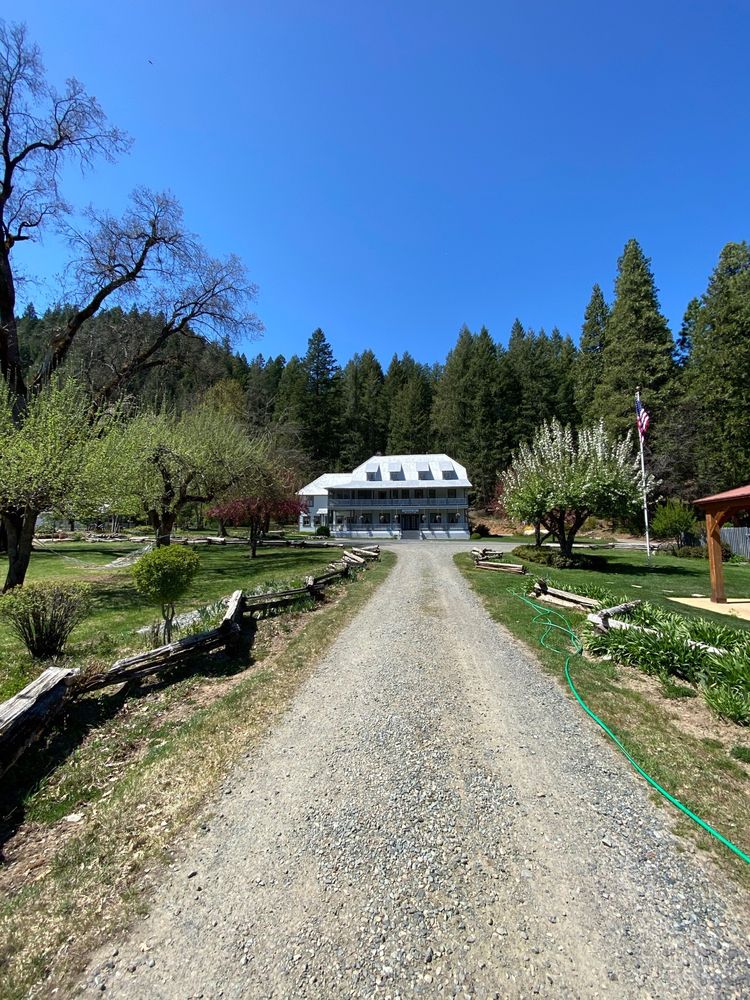 Carrville Inn Resort, Trinity Center | Roadtrippers