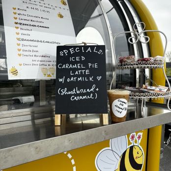 THE WANDERING BEE - Updated October 2025 - 23 Photos - 201 W Kam Dr ...