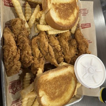 HUEY MAGOO’S CHICKEN TENDERS - Updated December 2025 - 18 Photos & 18 ...