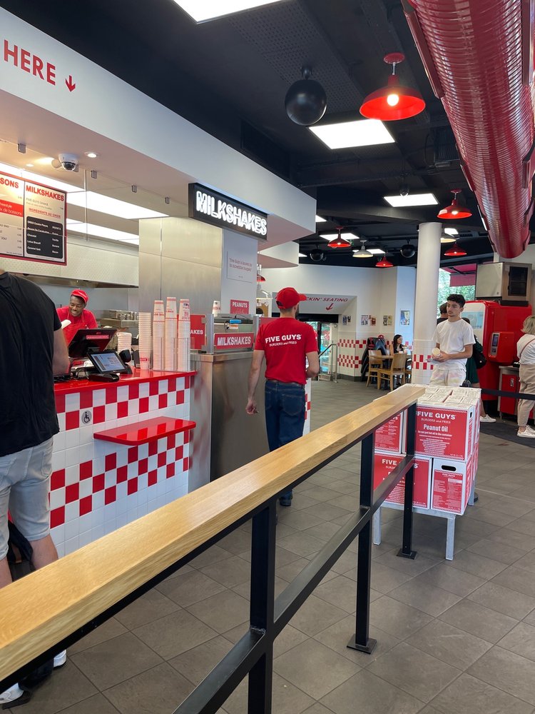 FIVE GUYS - Updated January 2025 - 3 Place Blanche, Paris, France ...