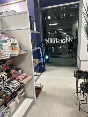 MARSHALL’S - Updated March 2026 - 48 Photos & 32 Reviews - 600 E Pratt ...