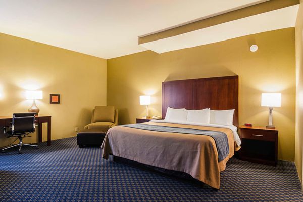 COMFORT INN & SUITES SEA-TAC AIRPORT - 111 Photos & 112 Reviews ...