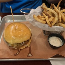 PRIME BURGER BAR - 134 Photos & 170 Reviews - 6092 Jericho Tpke ...