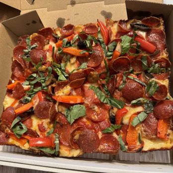 MOTORHEAD PIZZA - Updated June 2024 - 19 Photos - 3281 Swetzer Rd ...