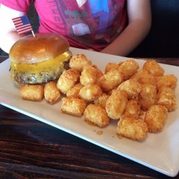 MAXON’S AMERICAN GRILL - Updated January 2026 - 133 Photos & 153 ...