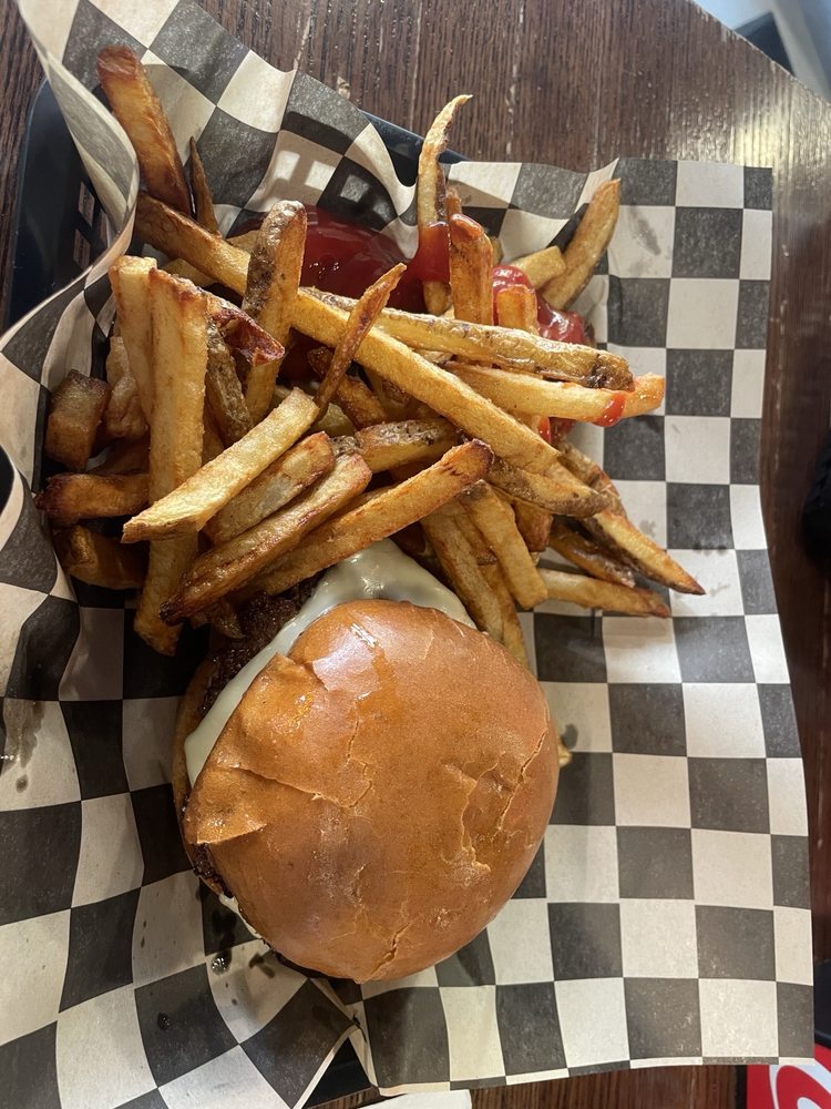 POUNDTOWN BURGERS - Updated July 2025 - 208 W Water St, Syracuse, New ...